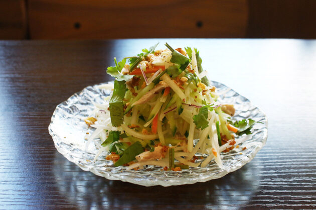 ゆったりした雰囲気のなかでアジアン料理を楽しめる「ROU ANN PULAR」。 | Things（シングス）｜新潟のローカルなWebマガジン