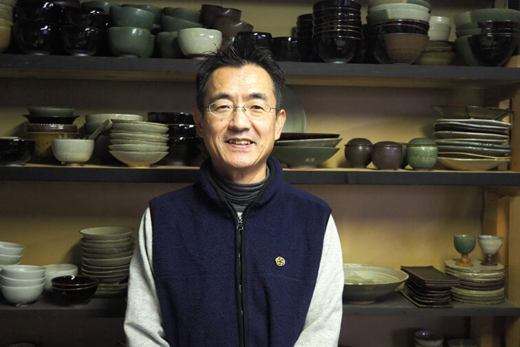 いつもの食卓で使える器に「美」を宿す、陶芸作家「陶 岡﨑」。 | Things（シングス）｜新潟のローカルなWebマガジン