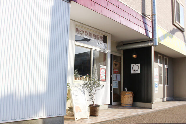 地元の人たちに愛される、憩いのコーヒーショップ「Asu cafe」。 | Things（シングス）｜新潟のローカルなWebマガジン