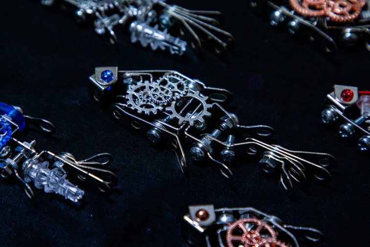 誰かにとっての特別な作品を。メタルアート作家の「MONOR」。 | Things（シングス）｜新潟のローカルなWebマガジン